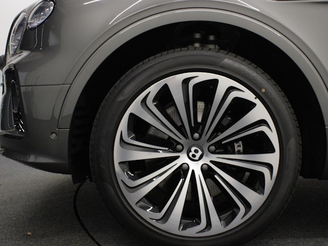 BENTLEY Bentayga 4.0 V8 EWB Azure: Jetzt Probefahrt buchen!