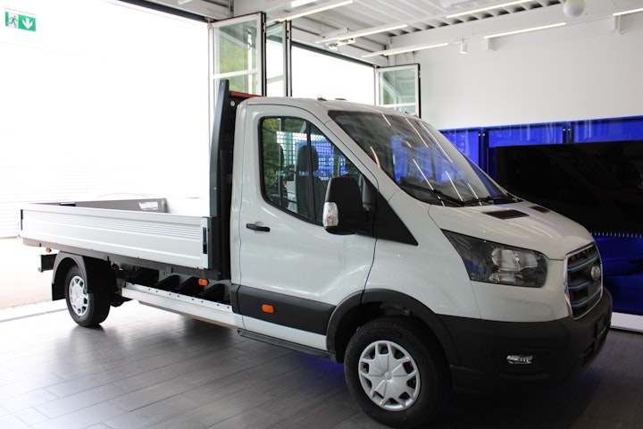 FORD E-Transit Kab.-Ch. 350 L3 67kWh Trend : Réserver un essai sur route