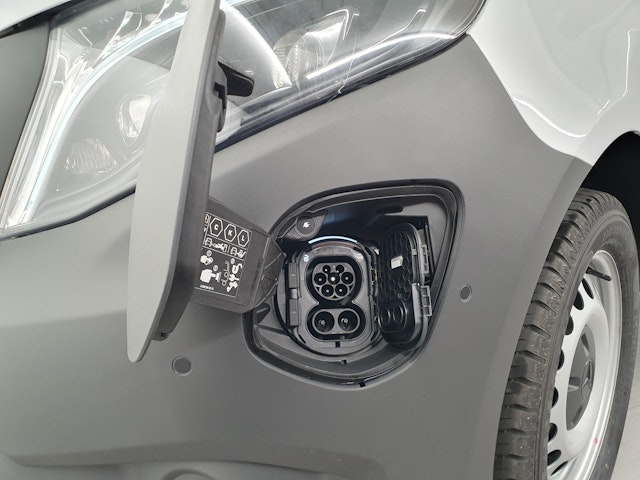 MERCEDES-BENZ eVito 112 Kaw. L 60 kWh: Jetzt Probefahrt buchen!
