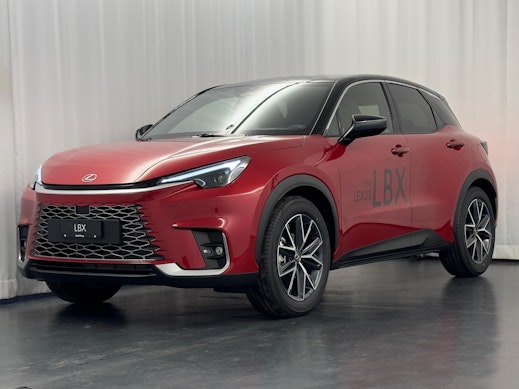 LEXUS LBX 1.5 Hybrid Emotion AWD: Jetzt Probefahrt buchen!