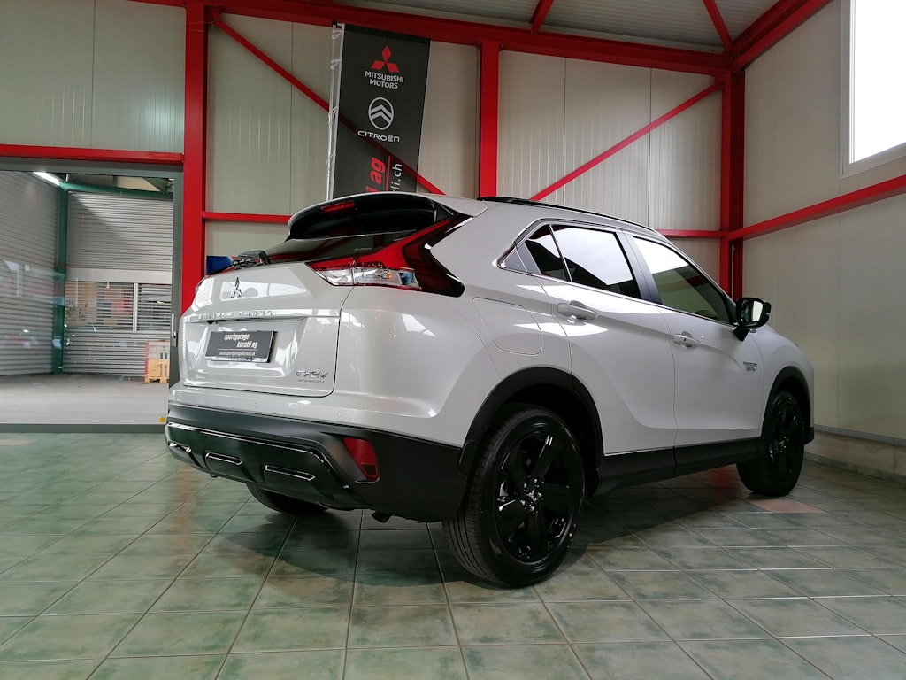 Vehicle - Mitsubishi Motors