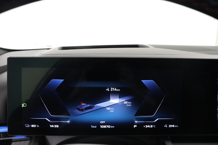 BMW i5 M60 xDrive: Prenotate ora una prova su strada!