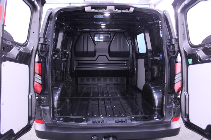 FORD Transit C Van 300 L1 2.0 EcoBlue 136 Trend : Réserver un essai sur ...