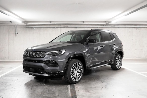 JEEP Compass 1.3 Summit 4xe: Réserver un essai sur route