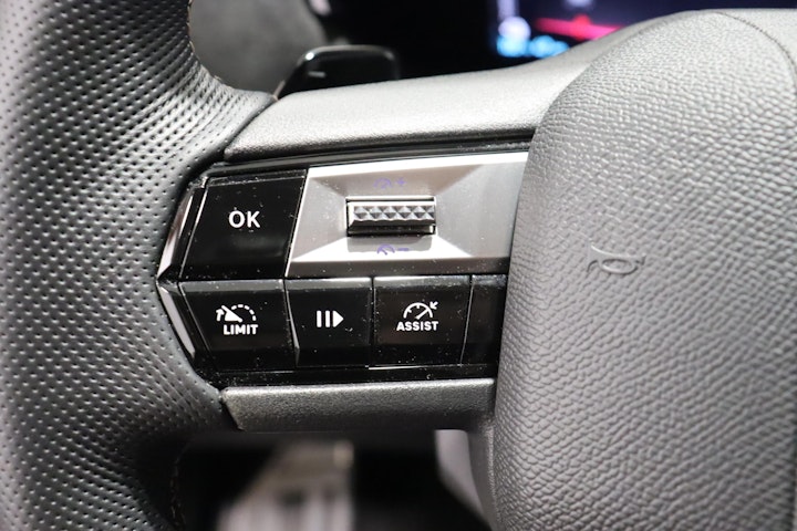 DS AUTOMOBILES DS4 1.6 E-Tense Ligne Noire: Prenotate ora una prova su ...