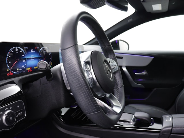 MERCEDES-BENZ A 180 Night Star AMG Line: Jetzt Probefahrt buchen!