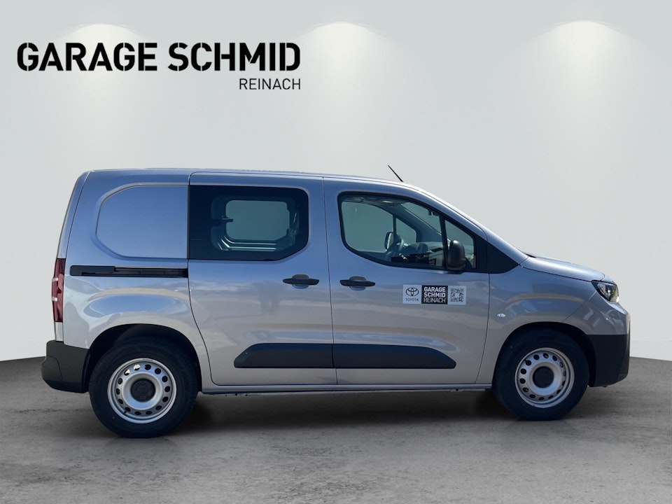TOYOTA PROACE CITY Van L1 52KWh Active : Réserver un essai sur route