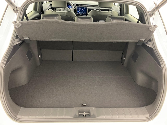 LEXUS LBX 1.5 Hybrid Relax AWD: Jetzt Probefahrt buchen!