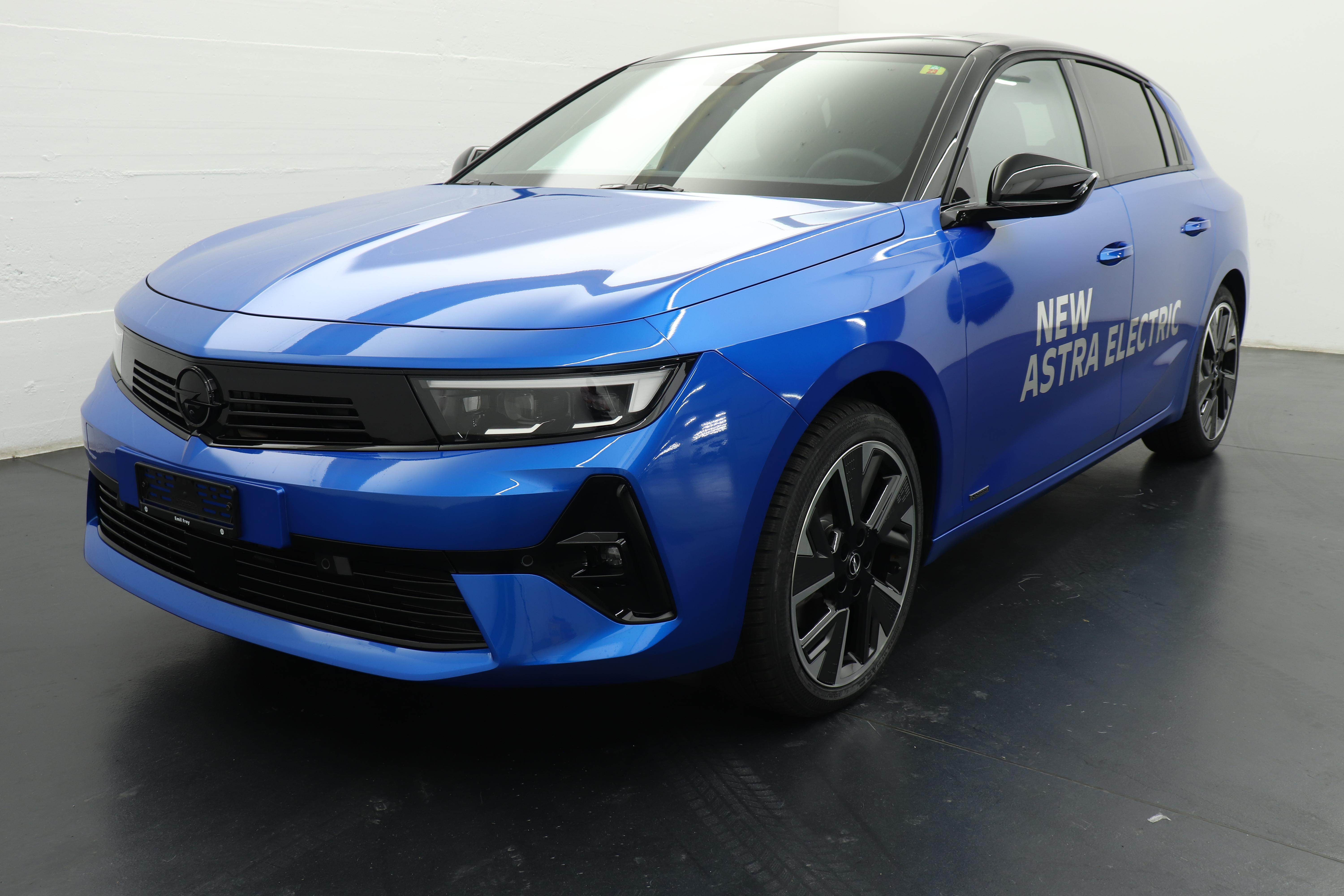 OPEL Astra-e Swiss Plus, Ultimate Pack : Réserver un essai sur route