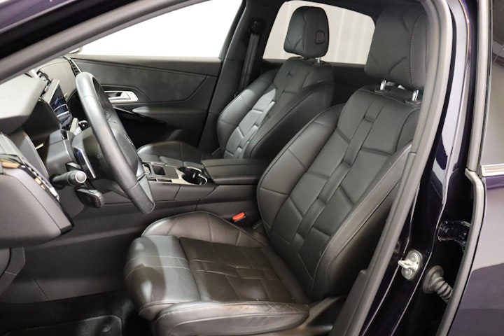 DS AUTOMOBILES DS7 Crossback 1.6 E-Tense Be Chic 4x4 : Réserver un ...