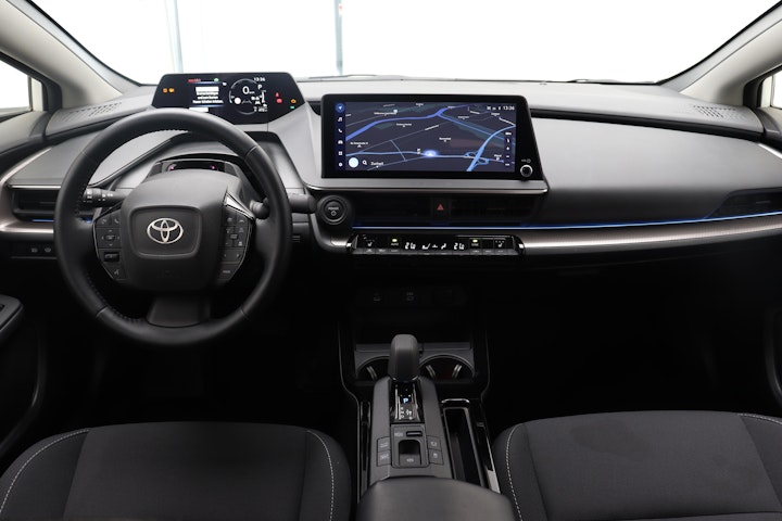 TOYOTA Prius 2.0 Plug-In-Hybrid Style: Prenotate ora una prova su strada!