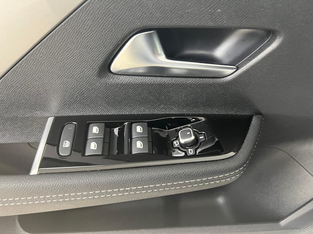 OPEL Astra 1.6 T PHEV 180 Swiss Plus: Jetzt Probefahrt buchen!