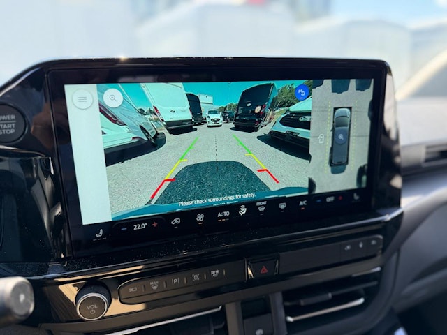 FORD Tourneo C Bus 340 L2 2.5 Duratec 233 Titanium PHEV : Réserver un ...