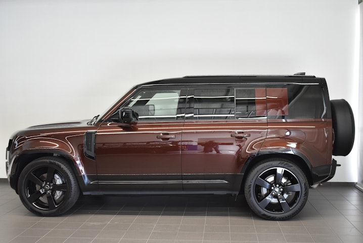 LAND ROVER Defender 110 2.0 P300e Sedona Edition - Pneumatici invenali ...