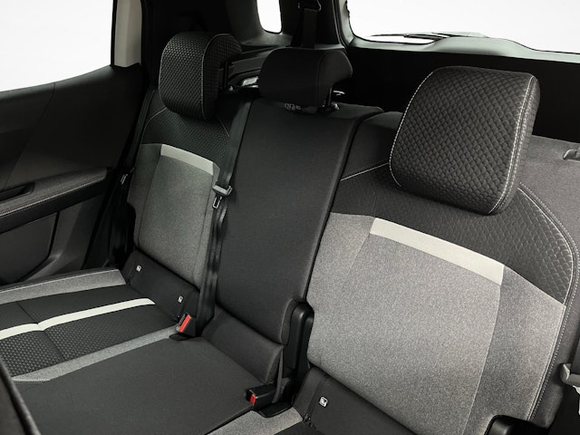 OPEL Frontera 1.2 T HEV 145 GS: Prenotate ora una prova su strada!