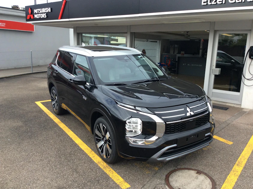 Mitsubishi Outlander 2.4 PHEV Instyle 4x4 Neuf 65 980.– CHF | Carmarket