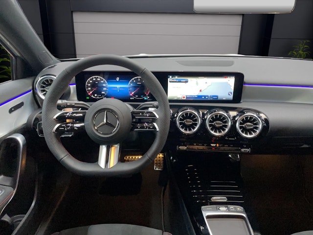 MERCEDES-BENZ A 180 Night Star AMG Line: Jetzt Probefahrt buchen!