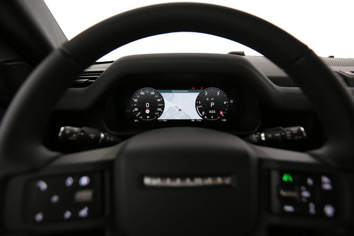 LAND ROVER Defender 90 3.0 D I6 250 X-Dynamic SE: Jetzt Probefahrt buchen!