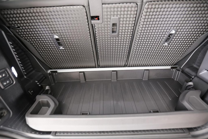 LAND ROVER Defender 90 3.0 D I6 250 X-Dynamic SE: Jetzt Probefahrt buchen!