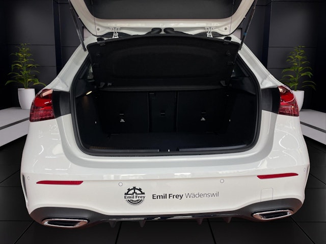 MERCEDES-BENZ A 180 Night Star AMG Line: Jetzt Probefahrt buchen!