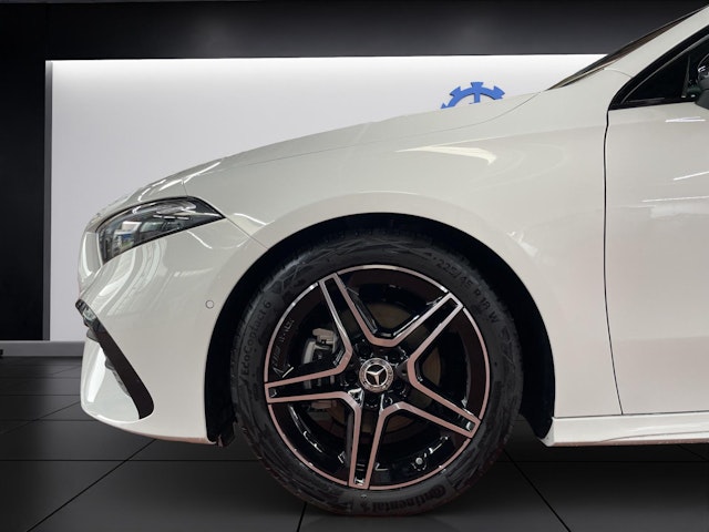 MERCEDES-BENZ A 180 Night Star AMG Line: Jetzt Probefahrt buchen!