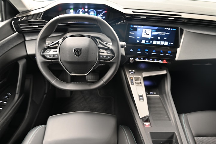 PEUGEOT 308 1.6 PHEV 180 Allure: Prenotate ora una prova su strada!