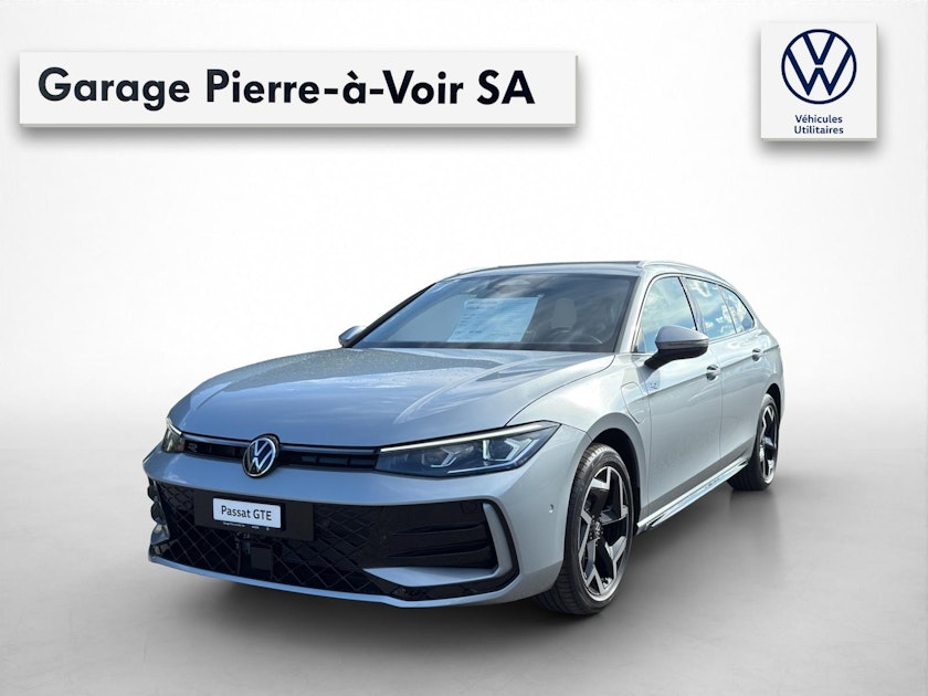 VW Passat Variant 1.5 TSI evo2 Plug-In- Hybrid R-Line DSG Vorführmodell ...