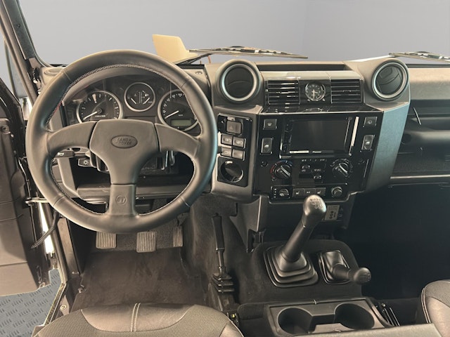 LAND ROVER Defender 110 2.2 TD4 SW SE: Jetzt Probefahrt buchen!
