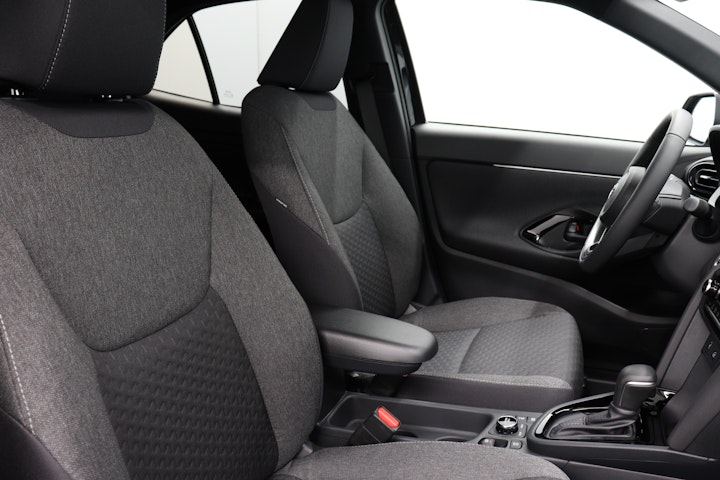 TOYOTA Yaris Cross 1.5 VVT-i HSD Trend AWD-i: Jetzt Probefahrt buchen!