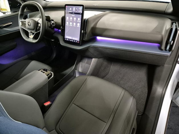 Volvo EX30 CC E60 Twin Performance AWD Neu CHF 46’620.– | Carmarket