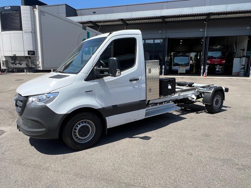Mercedes-Benz Mercedes Benz Sattelzugmaschine Elektro Sprinter 420 PRO ...
