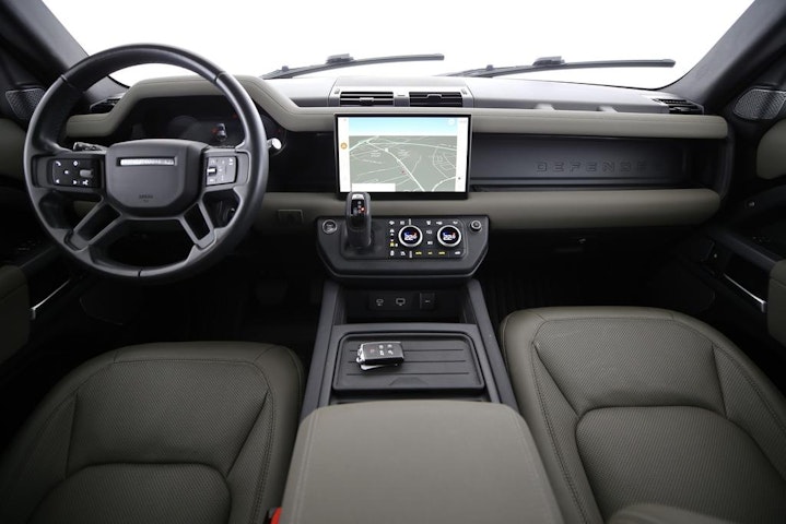 LAND ROVER Defender 110 2.0 P400e X-Dynamic HSE: Jetzt Probefahrt buchen!