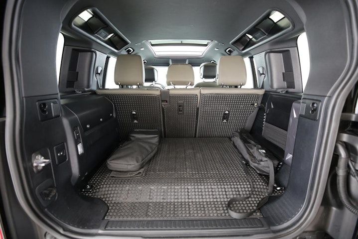 LAND ROVER Defender 110 2.0 P400e X-Dynamic HSE: Jetzt Probefahrt buchen!