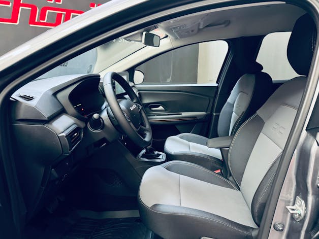 Dacia Jogger HEV 140 Extreme+ 7 Plätze Neuf 25 990.– CHF | Carmarket