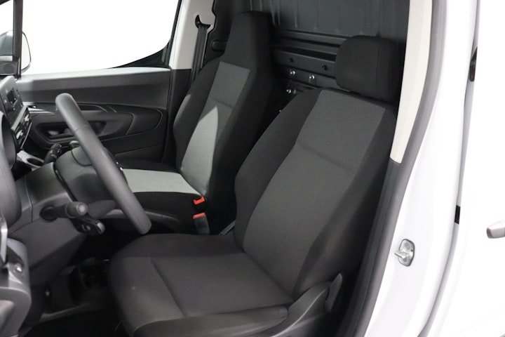 CITROEN Berlingo XL erhöhte Nutzlast 1.5 BlueHDi 100 S/S : Réserver un ...