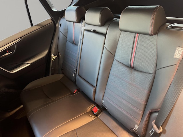 TOYOTA RAV4 2.5 Plug-In-Hybrid Platinum: Jetzt Probefahrt buchen!