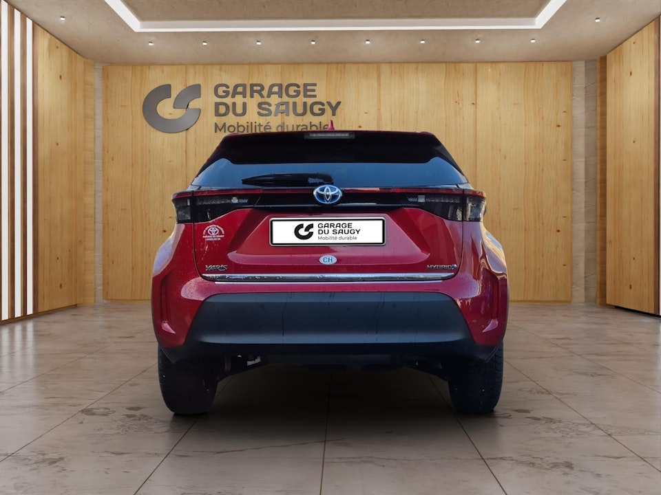 TOYOTA Yaris Cross 1.5 VVT-i HSD Elegant AWD-i : Réserver un essai sur ...