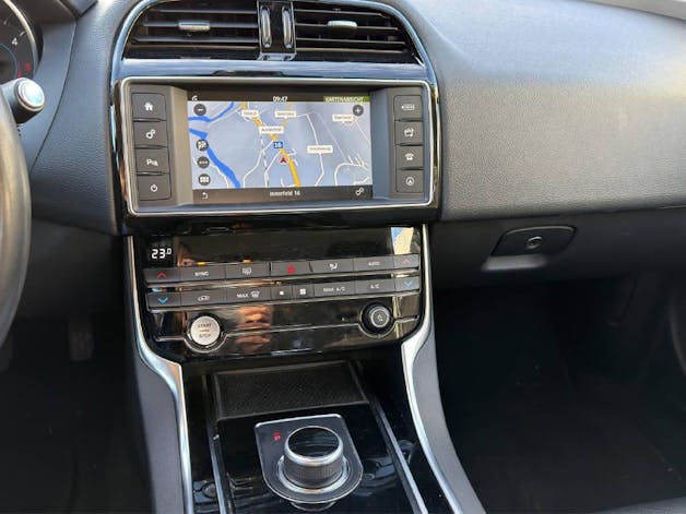 Jaguar XE 2.0 D 180 Pure Automat Occasion CHF 11’999.– | Carmarket