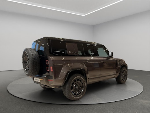 LAND ROVER Defender 110 4.4 V8 Octa: Prenotate ora una prova su strada!