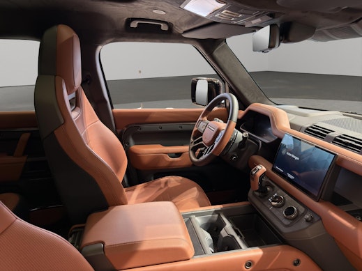 LAND ROVER Defender 110 4.4 V8 Octa: Prenotate ora una prova su strada!