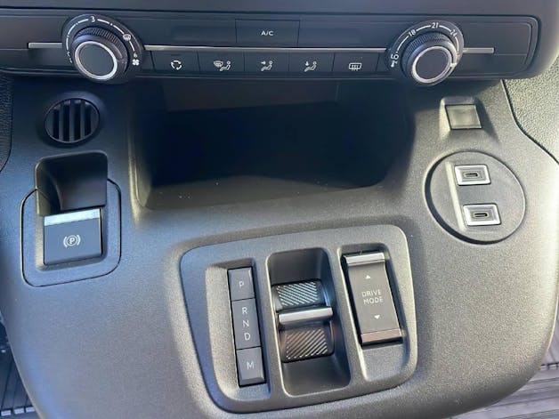 Toyota PROACE CITY Van L2 1.5 D Activ 46958/006 Neu CHF 31’795.– | Carmarket