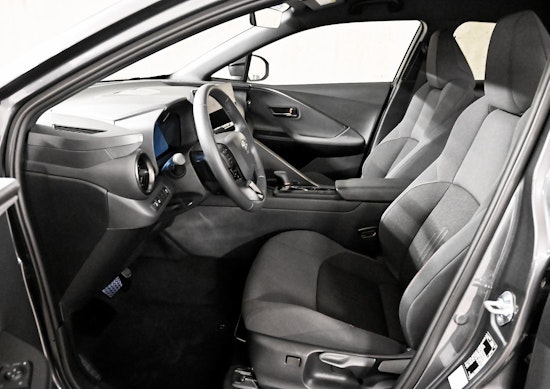 TOYOTA C-HR 2.0 PHEV Swiss Edition: Réserver un essai sur route