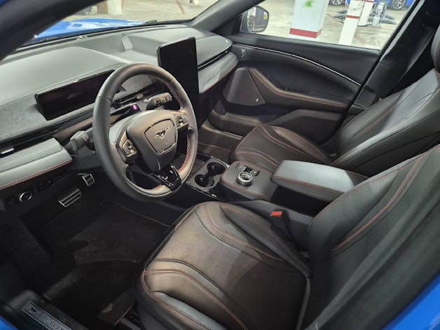 Ford Mustang Mach-E Premium AWD Extended 98 kWh Occasion CHF 29’600 ...