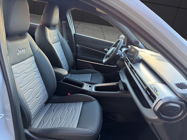 Jeep Avenger 1.2 Turbo MHEV Upland Plus 4xe Neu CHF 29’900.– | Carmarket