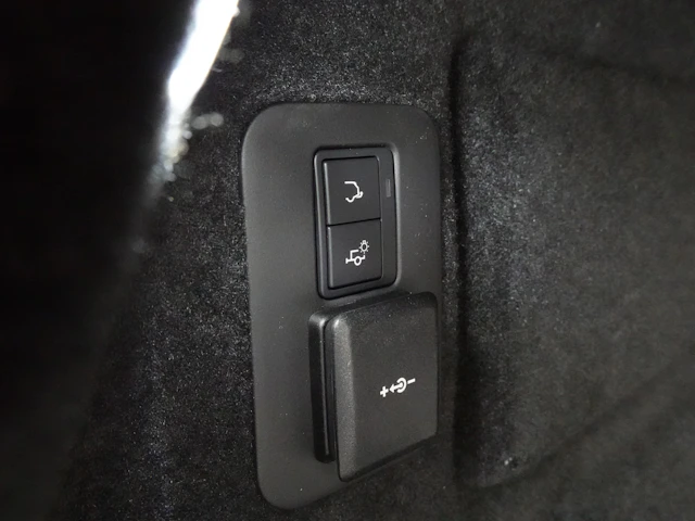 LAND ROVER Range Rover Evoque 1.5 T 270e Hoxton Edition: Jetzt ...