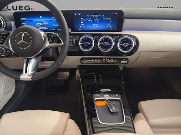 Mercedes-Benz CLA 180 - Progressive / DISTRONIC / 360 Grad Kamera ...