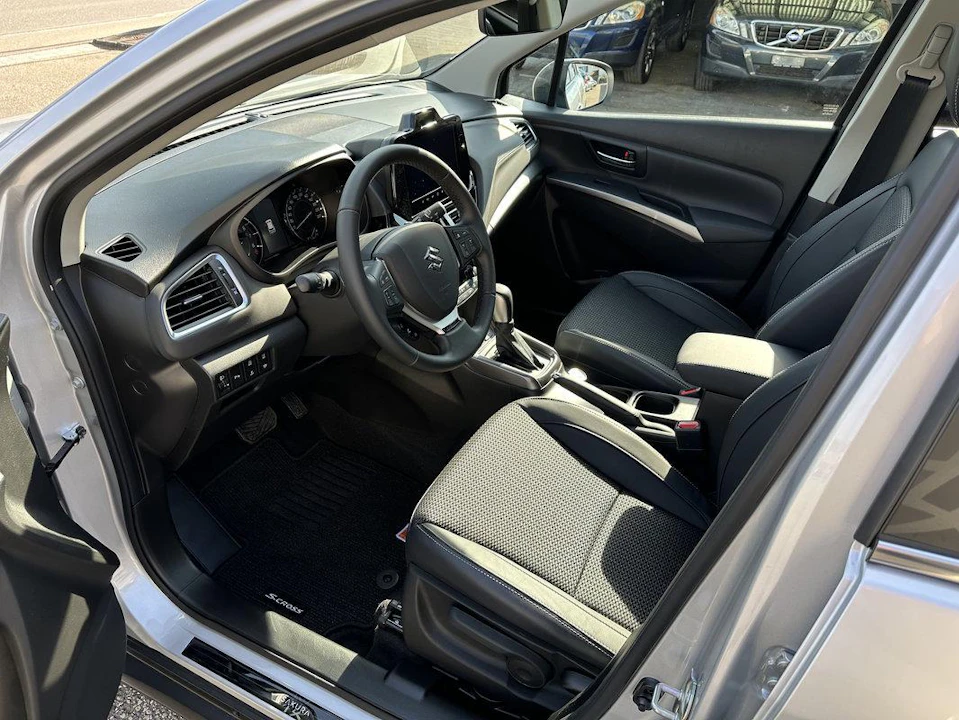 SUZUKI S-Cross 1.4 T Sakura Top Hybrid 4x4: Prenotate ora una prova su ...