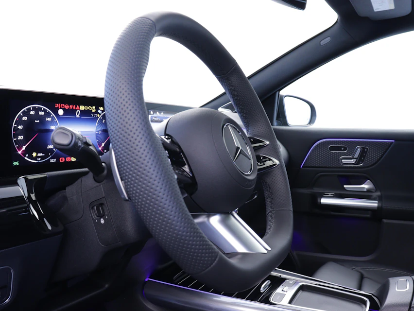 MERCEDES-BENZ GLA 220 d Swiss Star AMG Line 4matic: Jetzt Probefahrt ...